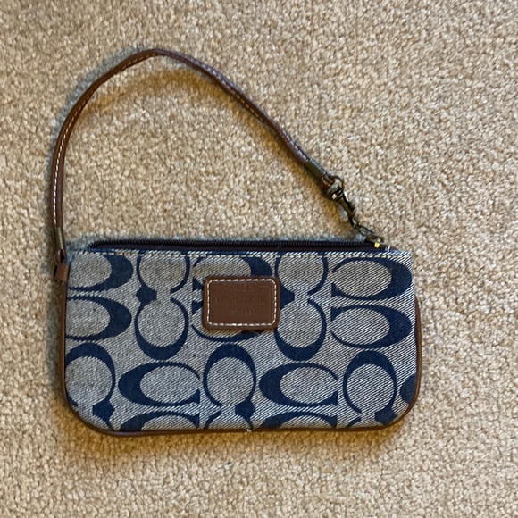 Coach | Bags | Coach Small Signature Change Purse | Poshmark